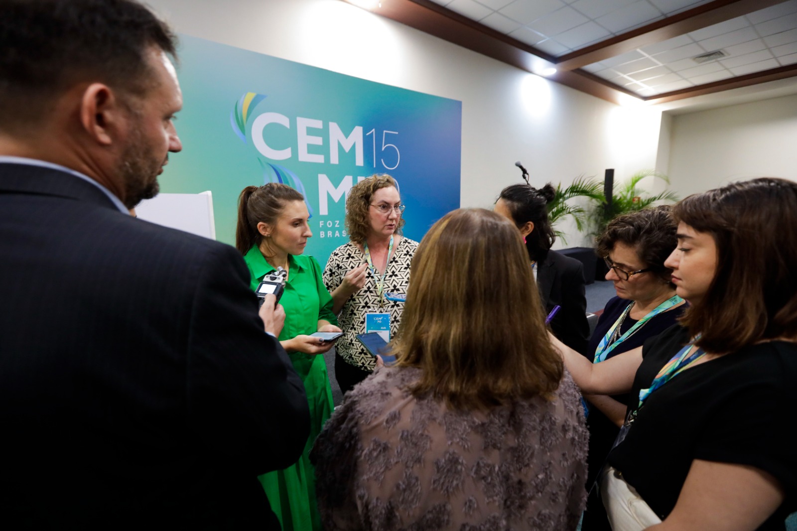 CEM15 and MI-9 heads take stock of first day of meetings